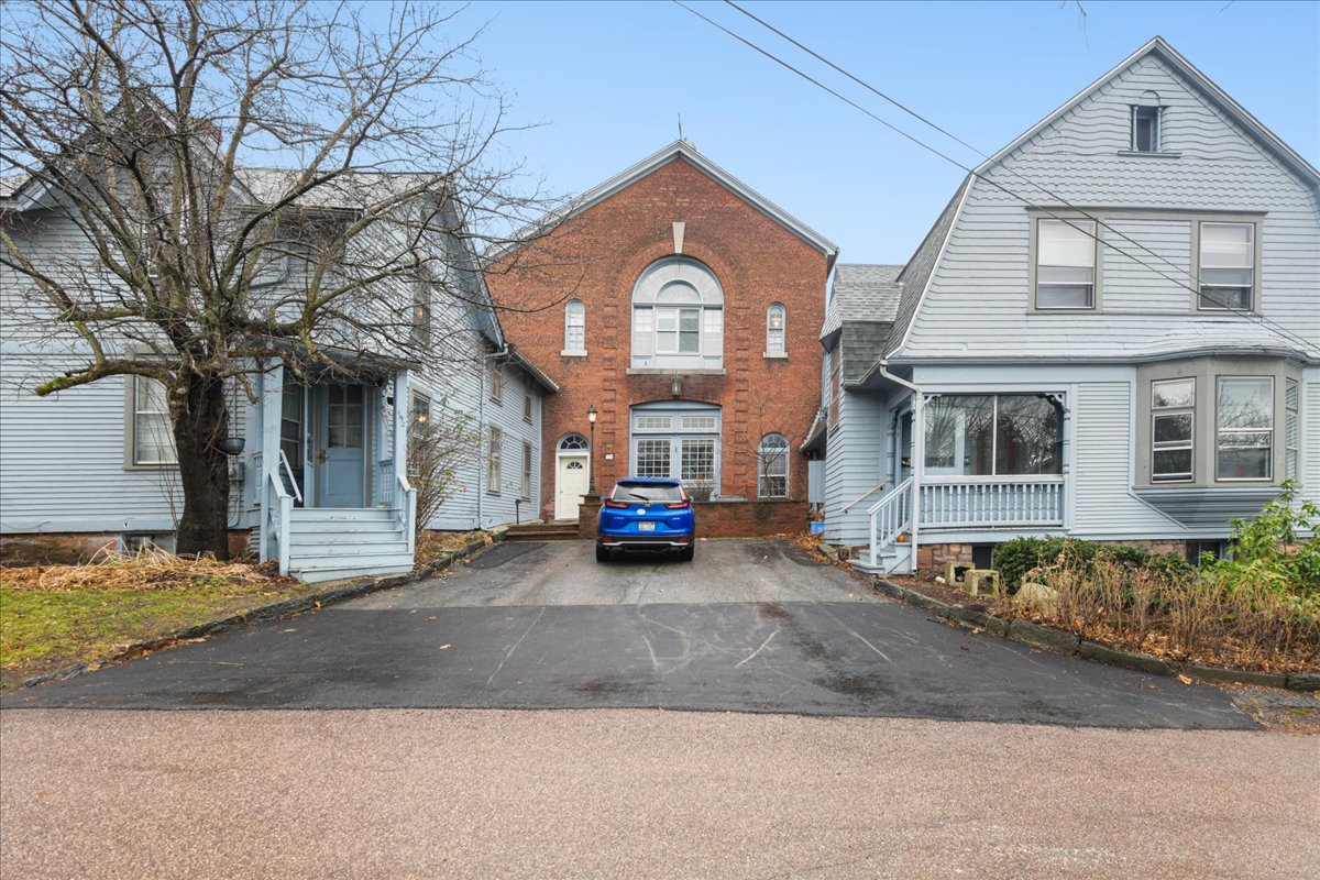 Jackson Court · Burlington - Nedde Real Estate